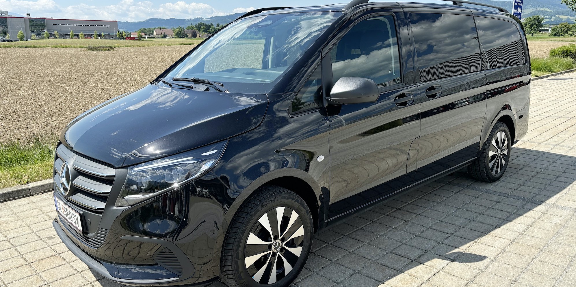 Mercedes-Benz Vito Tourer: Der Bus besticht mit seiner Vielseitigkeit ...